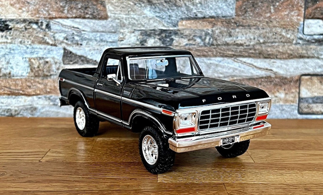 Ford Bronco 1978 | Vintage Model Pickup | 1/24 Scale Model | 1/24 ...