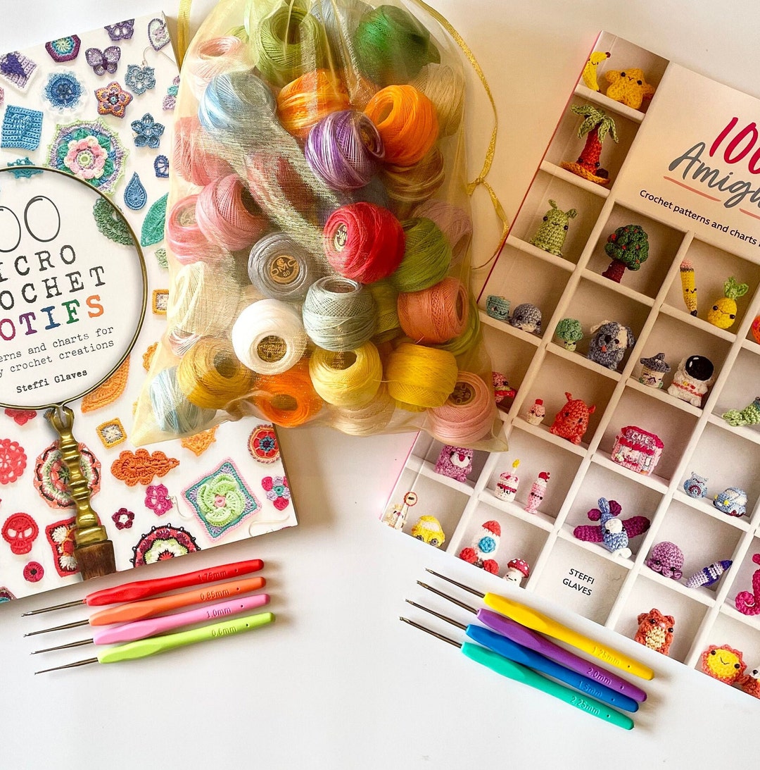 Micro Crochet Hook Set. Set of 8 Soft Handled Hooks in Size 0.6mm to 2 ...