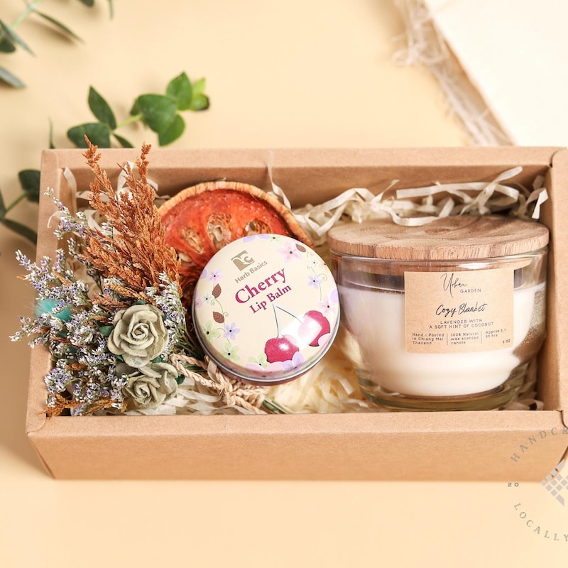 Candle Gift Basket - 60+ Gift Ideas for 2025