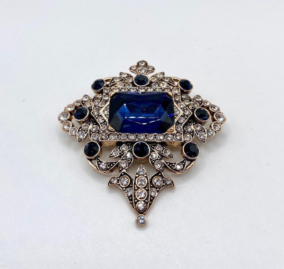 Victorian Style Brooch - Etsy