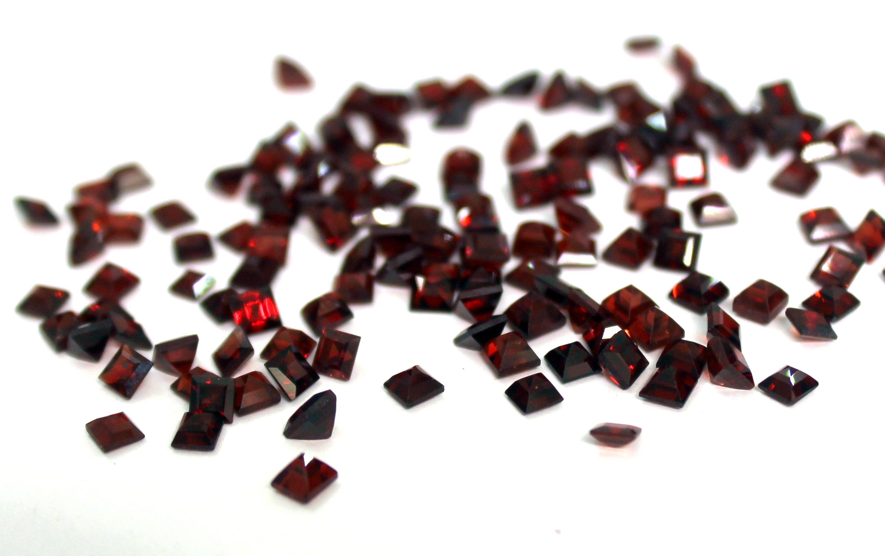4MM Natural Red Garnet Square Cut Gemstone Calibrated Garnet - Etsy UK