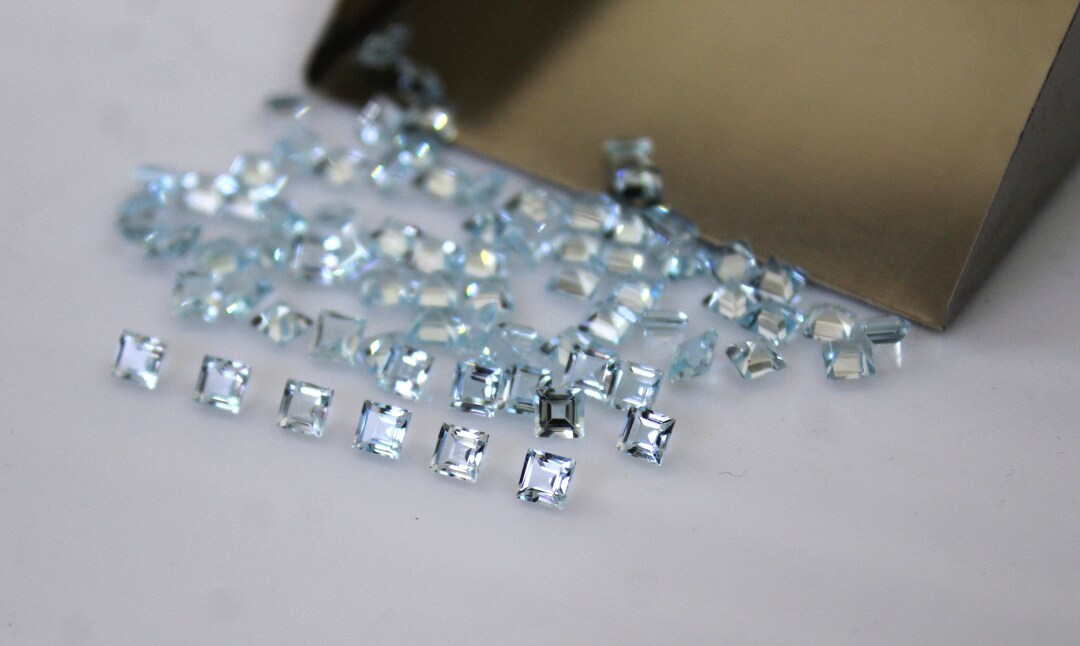 2MM Natural Sky Blue Topaz Square Cut Piedra preciosa calibrada Azul ...
