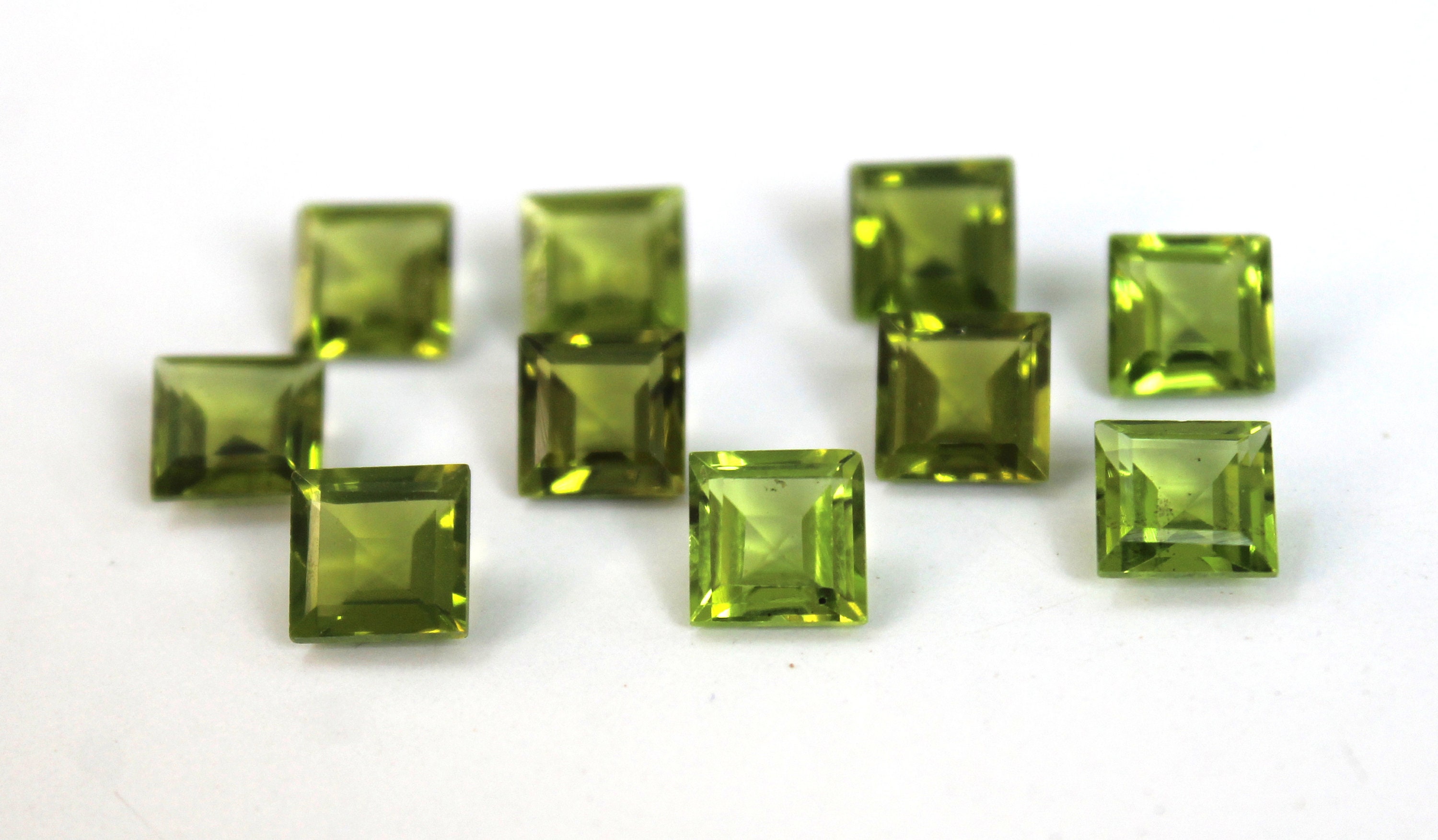 3MM Peridot Square Faceted Gemstone - Etsy UK