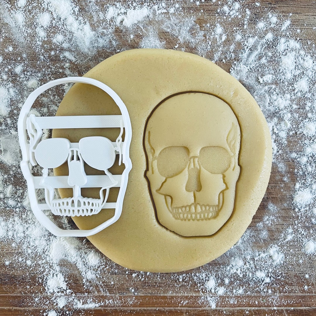 Anatomical Human Skull Cookie Cutter, Medical Cookie Cutter, Gift for ...