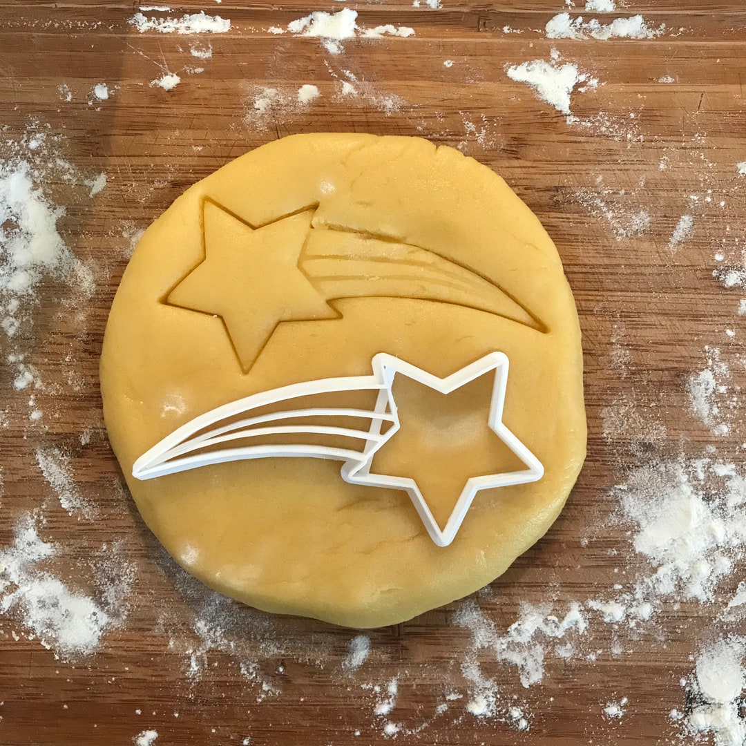 Shooting star cookie cutter, Astronomy cookies, Polymer clay Cutter ...