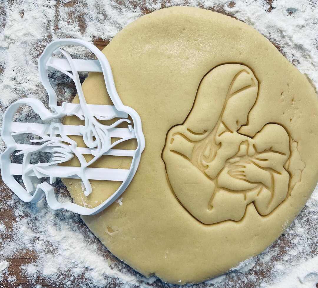 Saint Mary With Jesus Cookie Cutter, Praying Religious Cookies ...