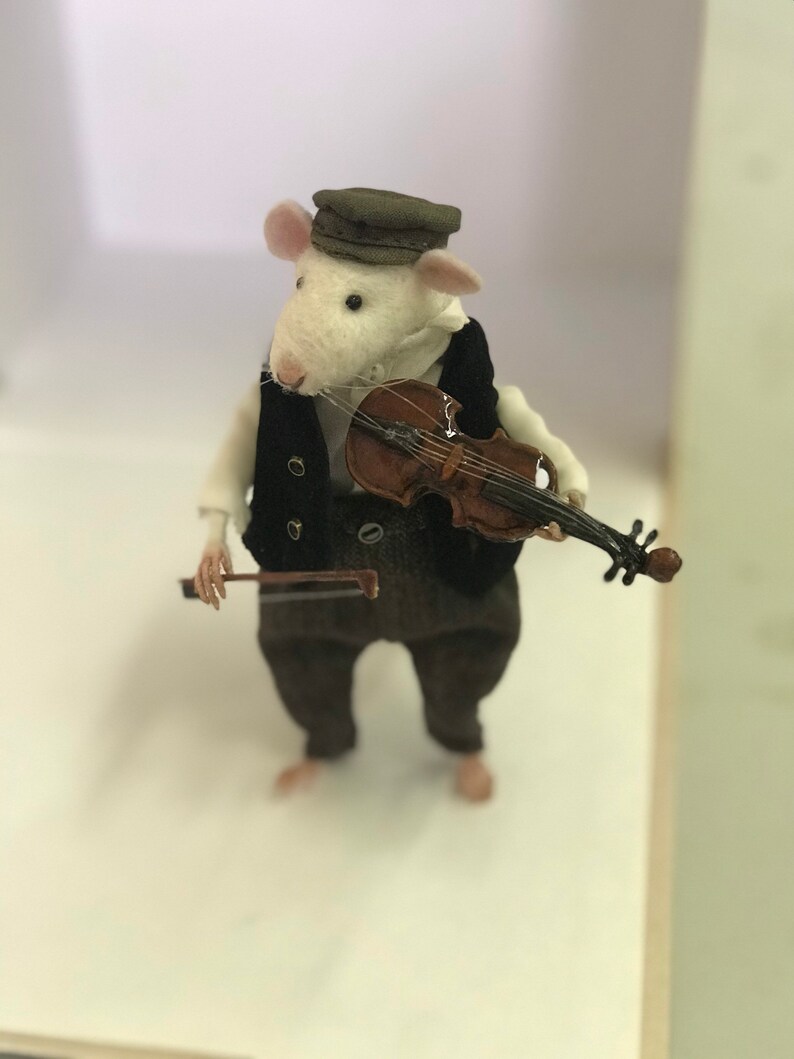 Mouse violinist with mini violin white rat needle felted eco | Etsy