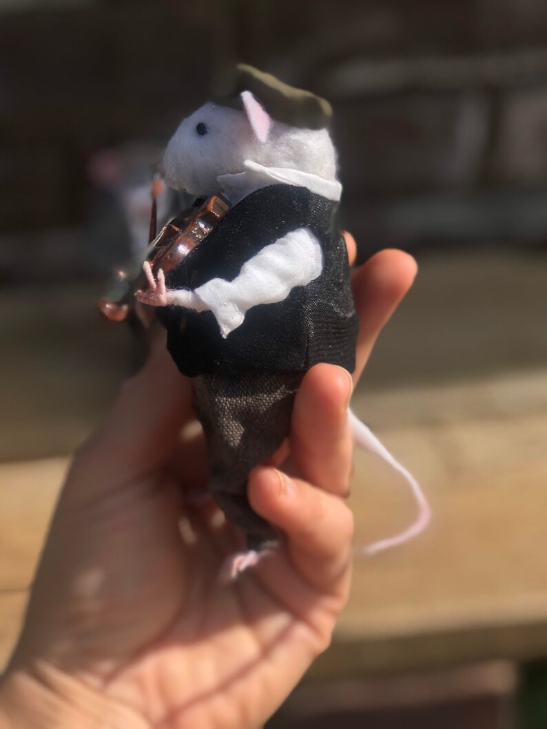 Mouse violinist with mini violin white rat needle felted eco | Etsy
