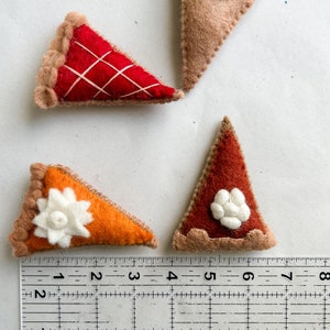 Felt Pie Pack of 4 Felt Food Play Kitchen Food Fall Felt - Etsy