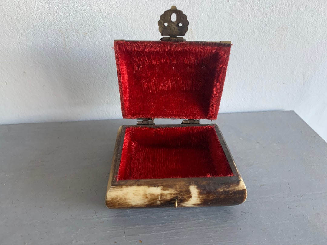 Small Vintage Chest Trinket Box. Red Velvet Inlay. Moroccan Vintage ...