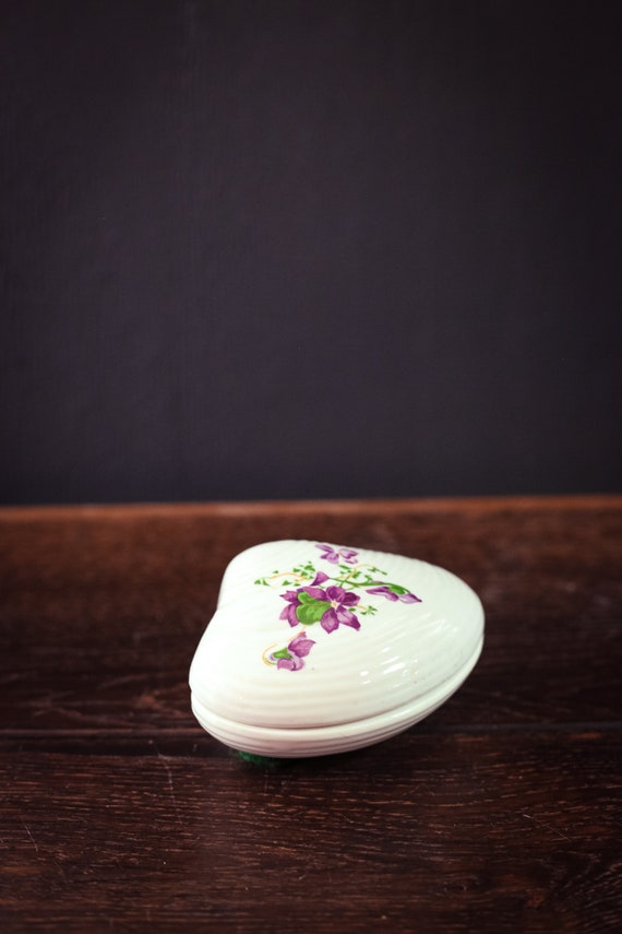 Shell Shaped Porcelain Trinket Box with Purple Floral… - Gem