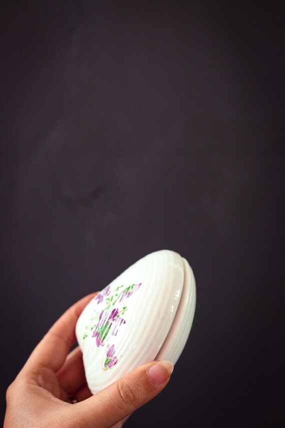 Shell Shaped Porcelain Trinket Box with Purple Floral… - Gem