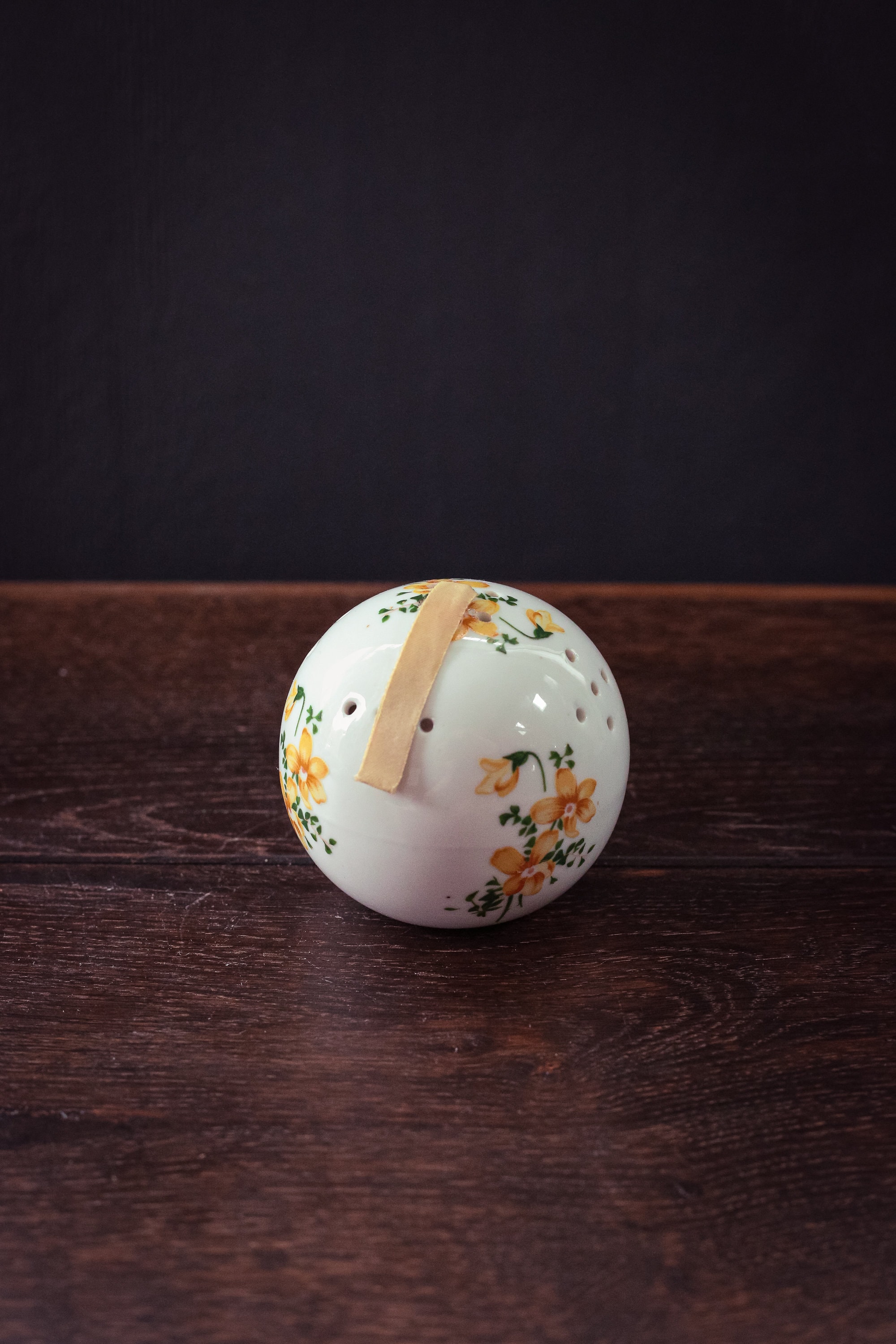 Porcelain Potpourri Globe With Yellow Flowers - Vintage Ceramic ...