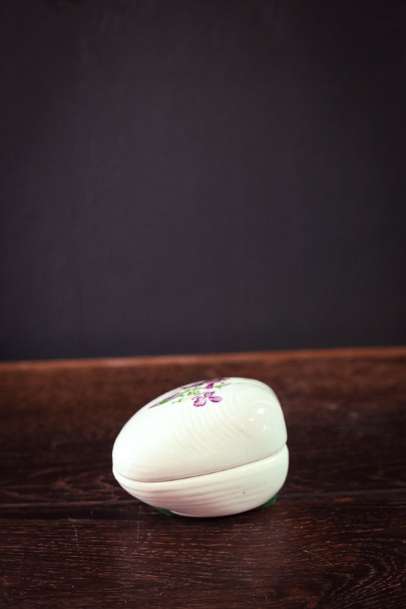Shell Shaped Porcelain Trinket Box with Purple Floral… - Gem
