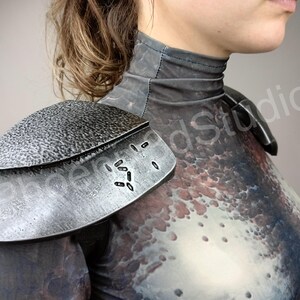 Predator Shoulder Armor: Hand-painted Cosplay Costume Pads - Etsy