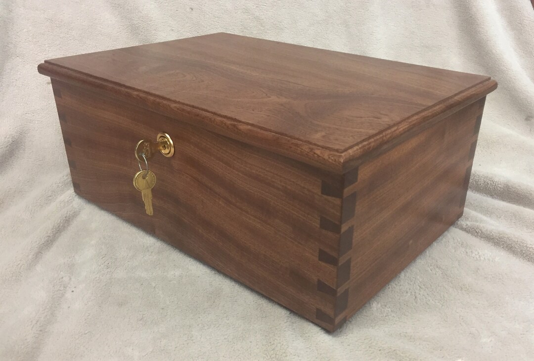 DOVETAIL KEEPSAKE BOX Mahogany/sapele Solid Wood Keepsake Box Engraving ...