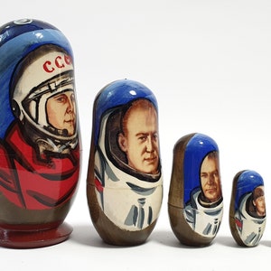Soviet Nesting Dolls, Cosmonaut Yuri Gagarin, Matrioshka Babushka Doll ...