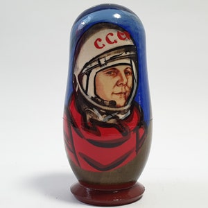 Soviet Nesting Dolls, Cosmonaut Yuri Gagarin, Matrioshka Babushka Doll ...