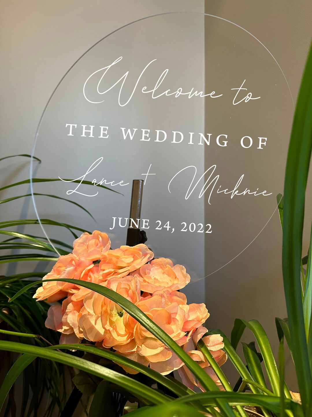 Round Acrylic Wedding Welcome Sign / Circle Wedding Entrance Sign ...