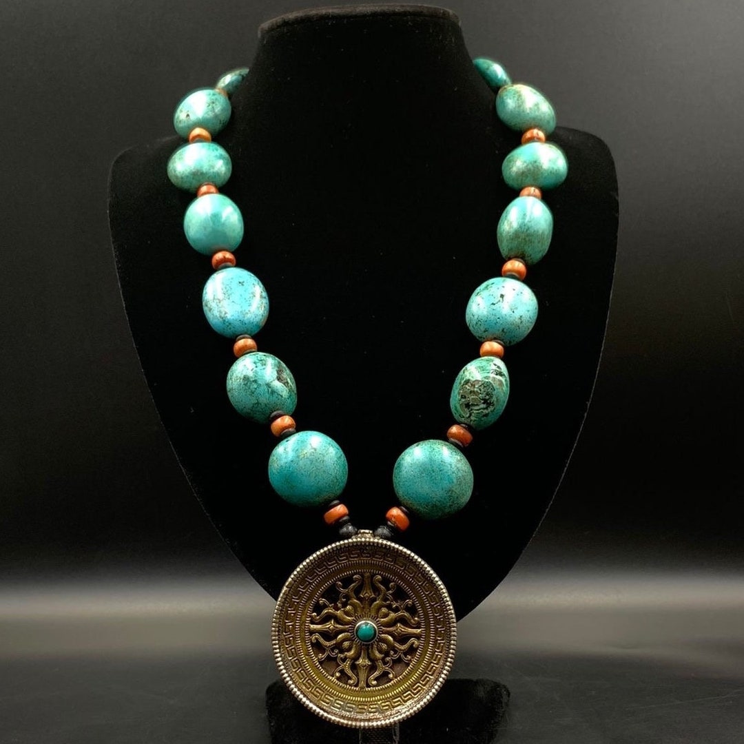 Collar con colgante de cobre y turquesa tibetana hecho a mano - Etsy España