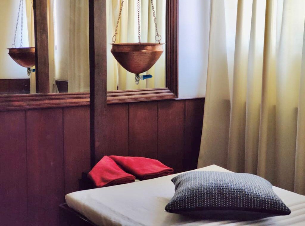 Copper Shirodhara Spa Forehead Oil Pot With Control Valve Tap and Brass ...