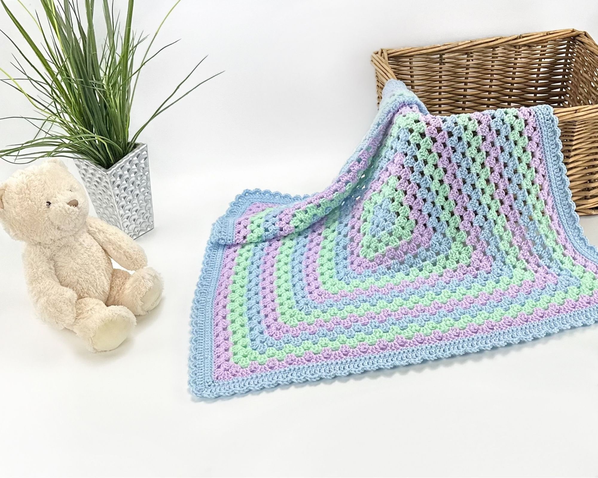 Continuous Granny Square Blanket Crochet Pattern | Granny Square Baby ...
