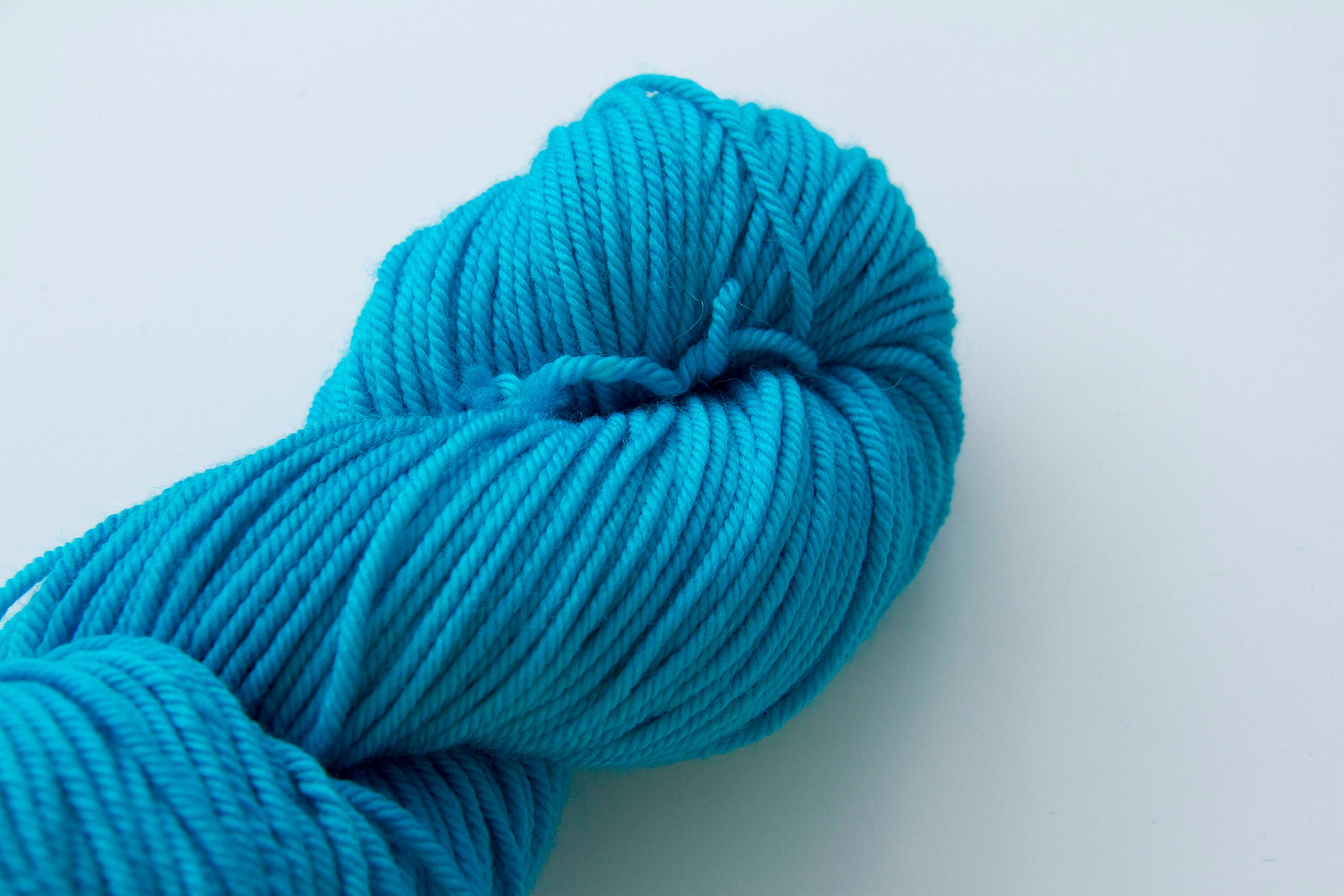 Hilo turquesa Hilo teñido a mano azul Hilo de peso Aran | Etsy