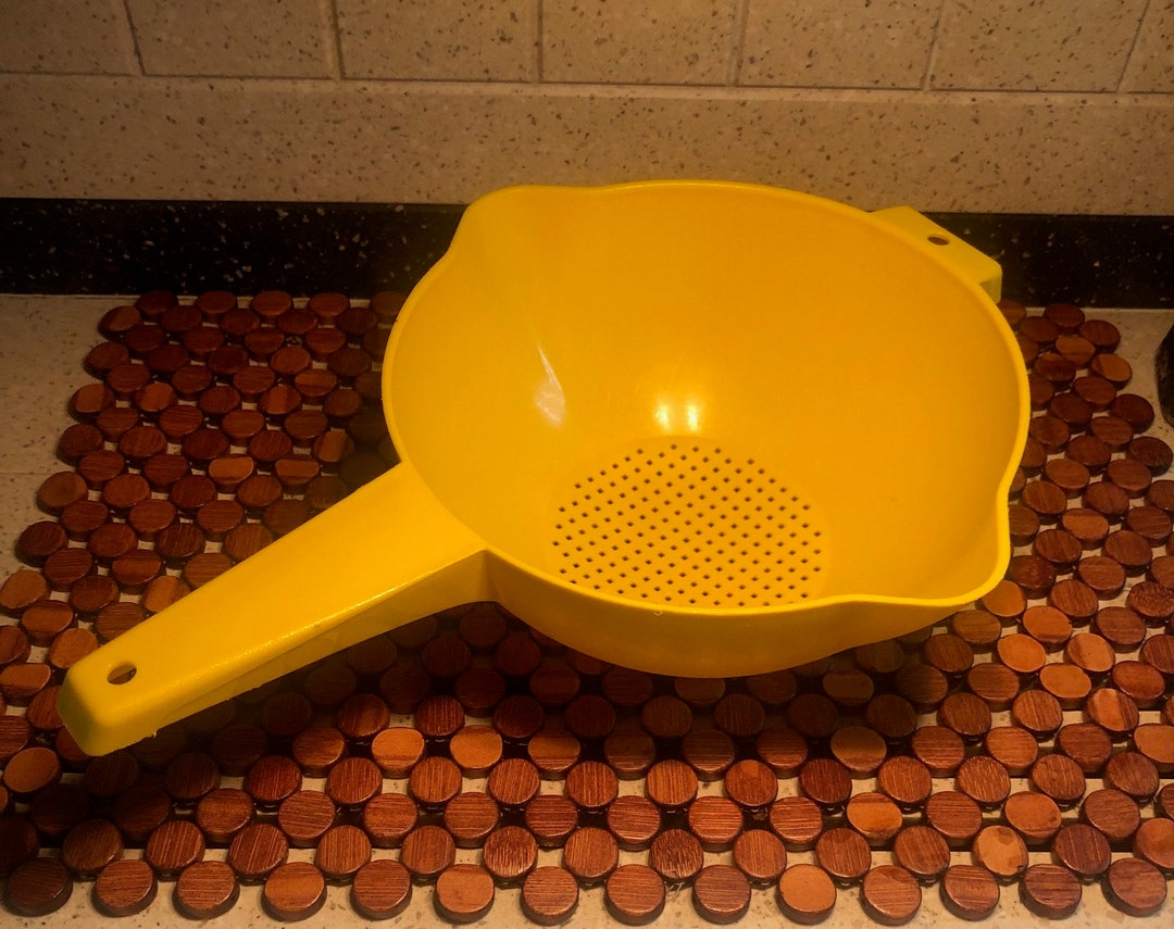 Vintage 1970s, Tupperware, 2 Quart, Large Sunny Yellow, Colander ...