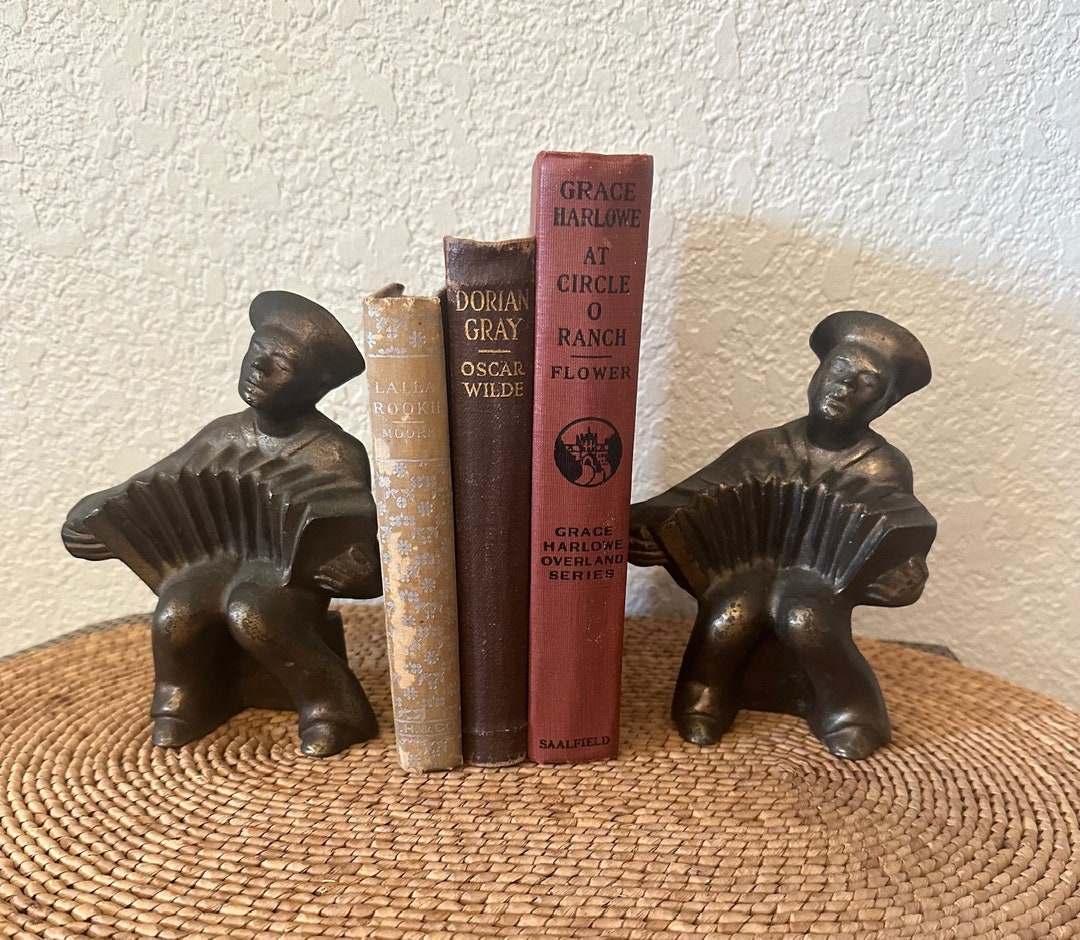 Vintage/antique 1920s, Hubley Manufacturing, Accordion Player, Cast ...