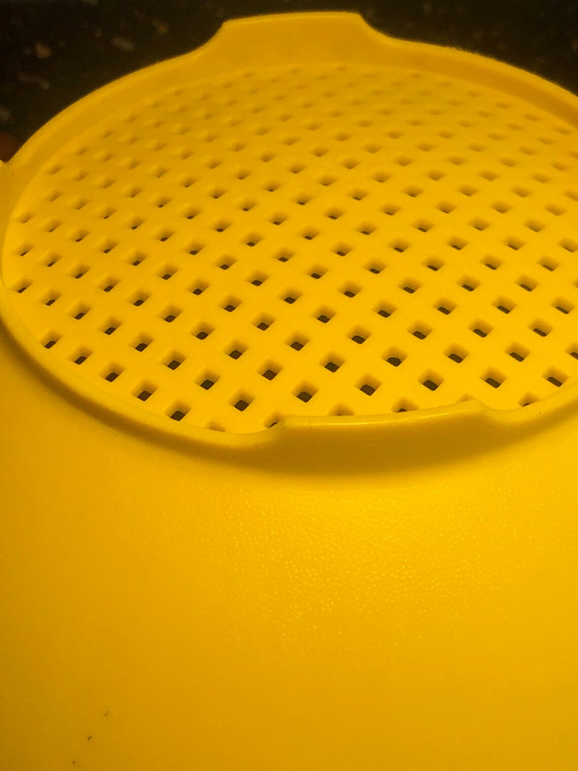 Vintage 1970s Tupperware Colander, Sunny Yellow 2-quart Strainer - Etsy