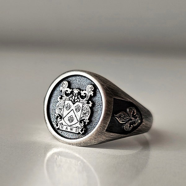 Family Crest Ring - Etsy