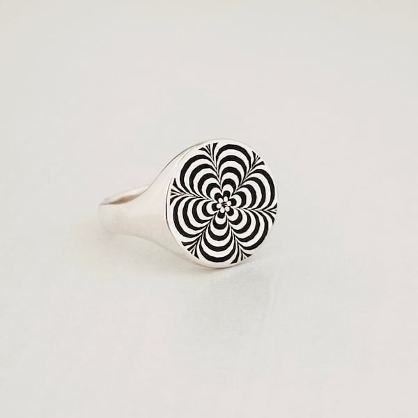 Hypnotic Spiral - Etsy