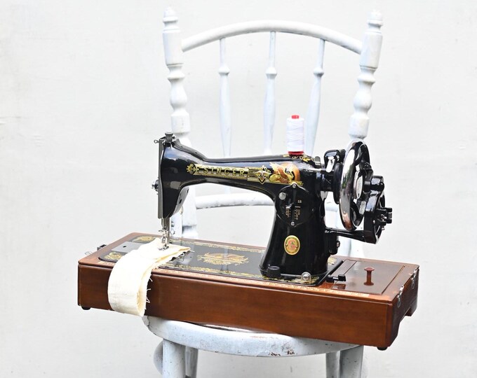 Singer Hand Crank Sewing Machine From 1920 With Accessories. - Etsy