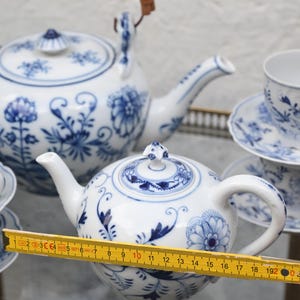 Vintage Meissen Blue Onion Tea Set: Teapots & Cups, Zwiebelmuster ...
