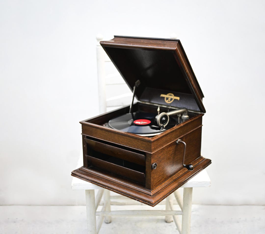 Antique Mahogany Gramophone, "columbia" Made in England. Table ...