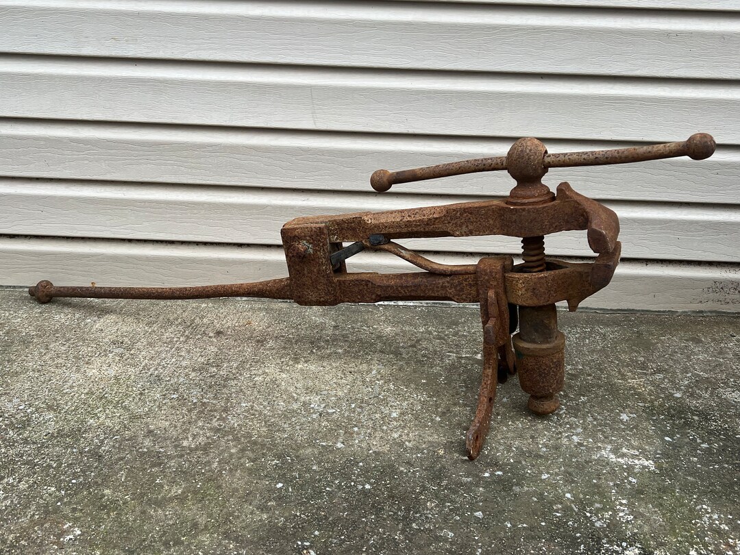Antique 3 3/4” Jaw Blacksmith Post Leg Vise 33 Lbs 42” Tall Shop Garage ...