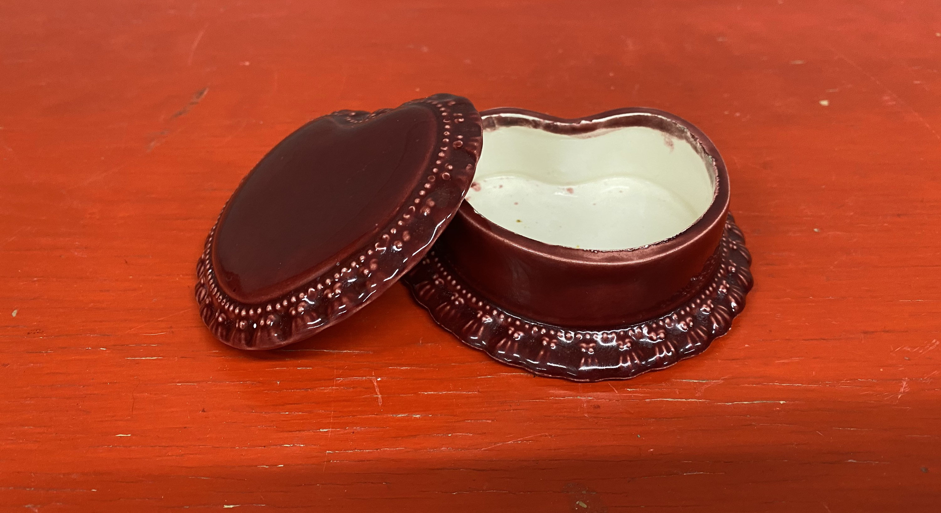 Heart Shaped Ceramic Trinket Box W/lid - 1983 Gator Mold Co. Pottery ...