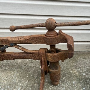 Antique 3 3/4” Jaw Blacksmith Post Leg Vise 33 Lbs 42” Tall Shop Garage ...