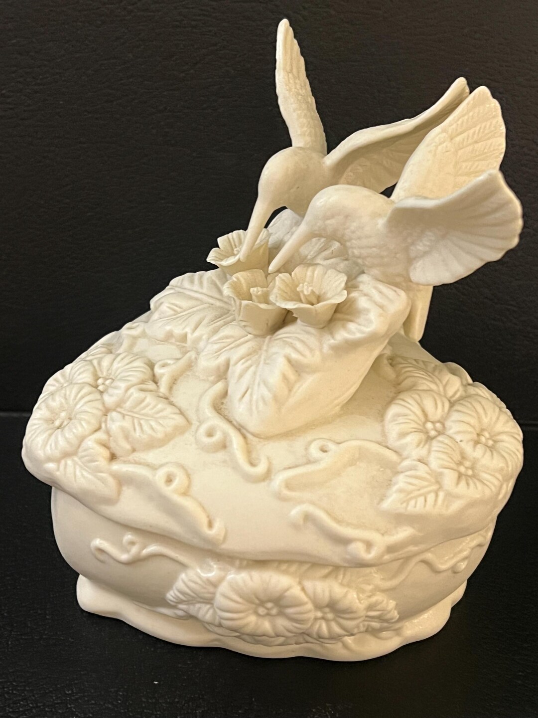 Bisque Porcelain Heart Shaped Humming Bird Trinket Box - Vintage ...