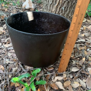 Vintage Cast Iron Round Bottom Kettle / Restored Cauldron / Size 8 - Etsy
