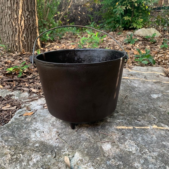 Vintage Cast Iron Round Bottom Kettle / Restored Cauldron / - Etsy