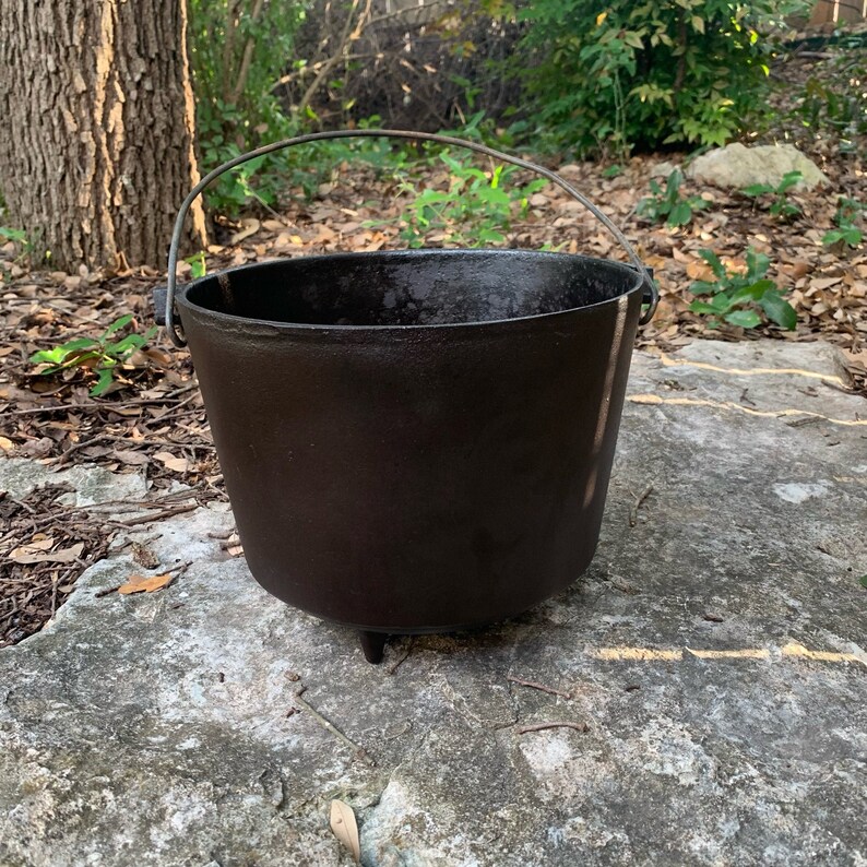 Vintage Cast Iron Round Bottom Kettle / Restored Cauldron / - Etsy