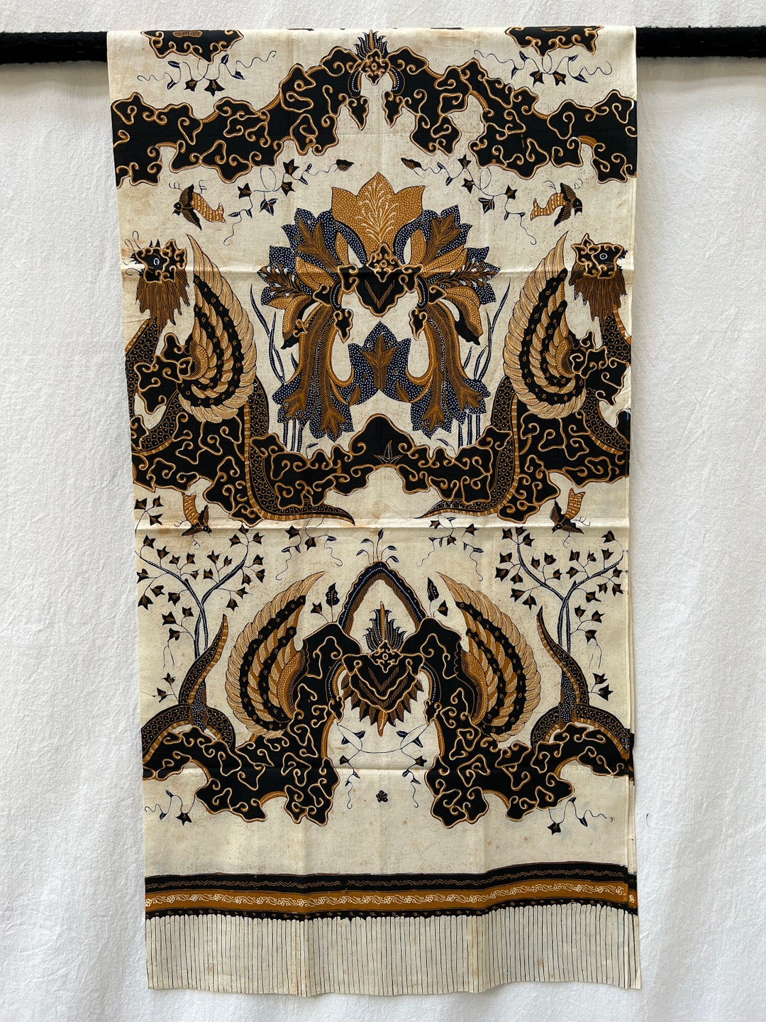 Selendang Wall Hanging Wearable Batik Tulis Handdrawn Batik Dragon - Etsy