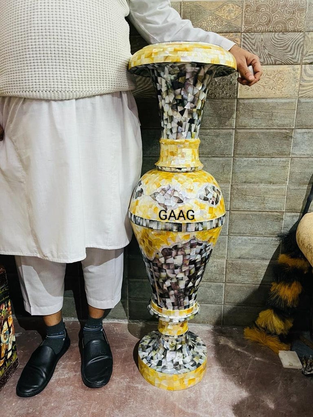 Marble Flower Vase Studded With Real Mother of Pearl Gemstone / Marble ...