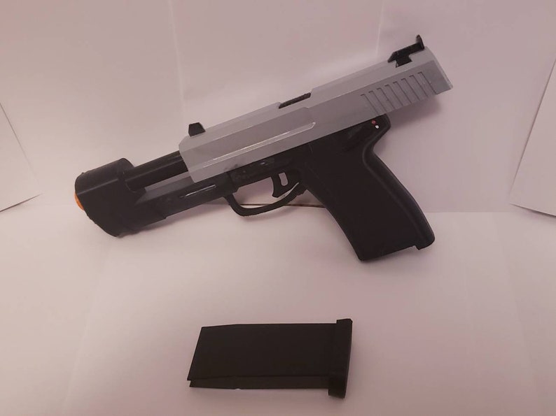Half Life 2 USP Match Pistol Prop | Etsy UK