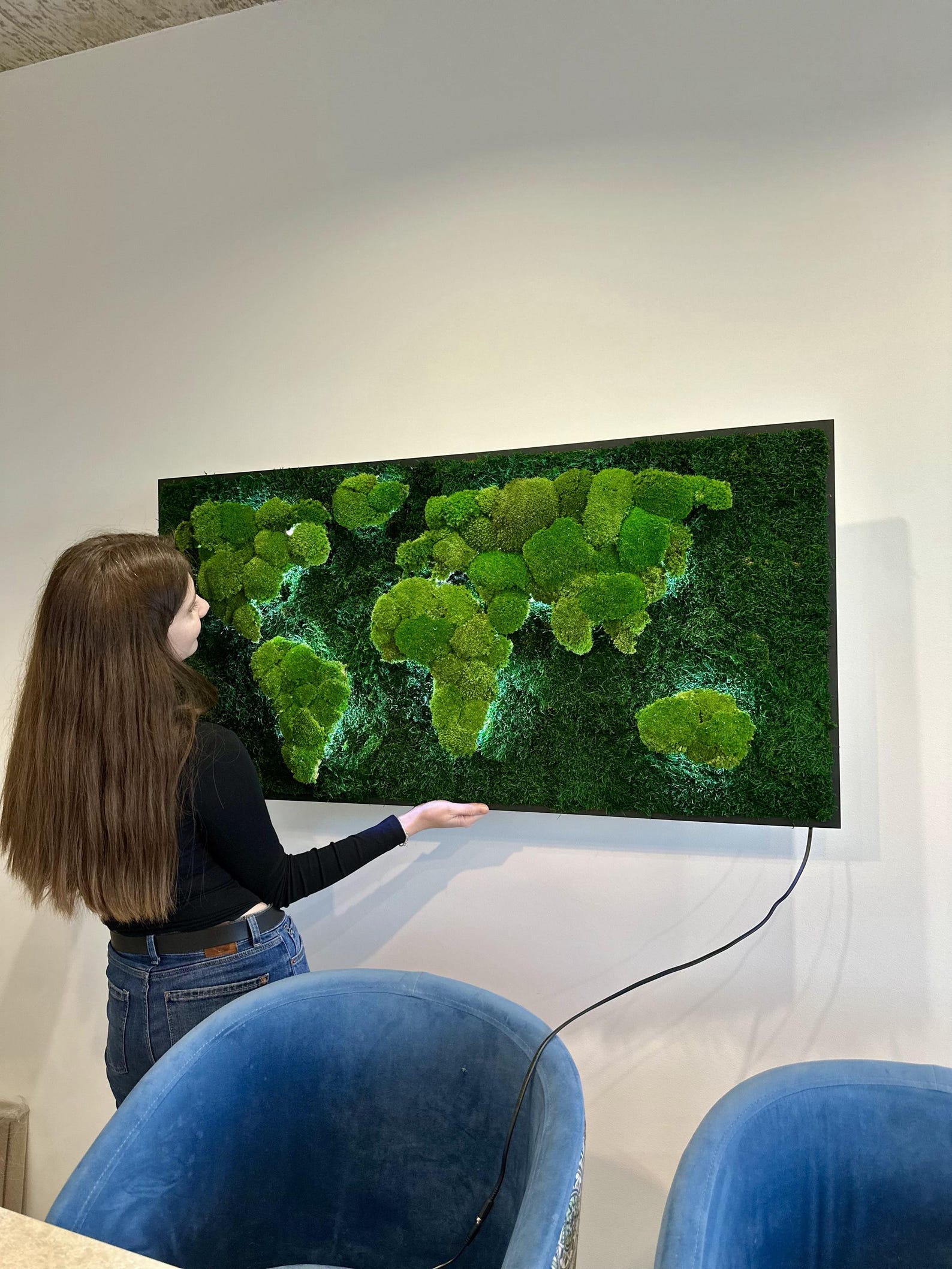 Illuminated Moss World Map | Natural Wall Art in Wooden Frame | Eco ...