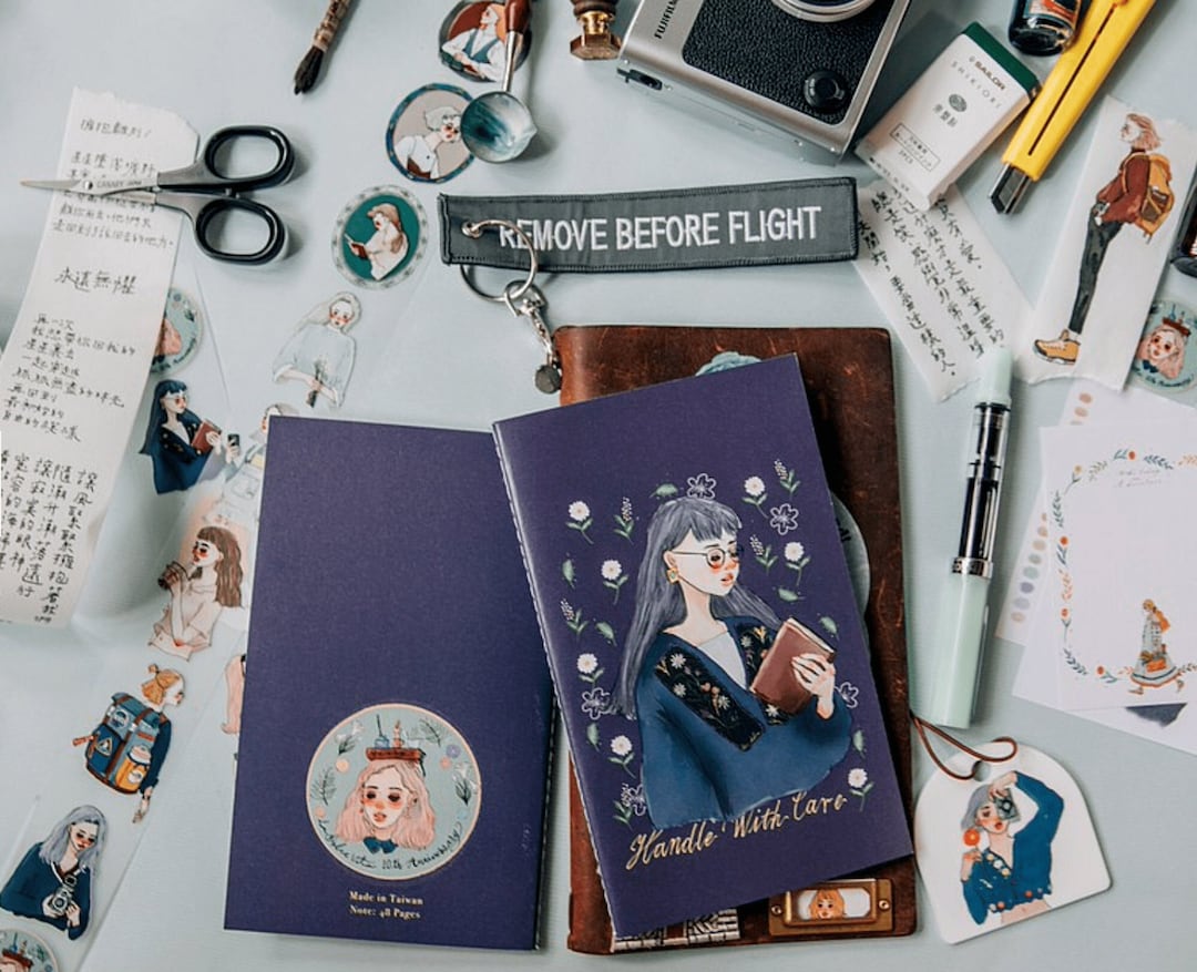 La Dolce Vita 10th Anniversary Threaded Notebook - Dark Blue Flower ...