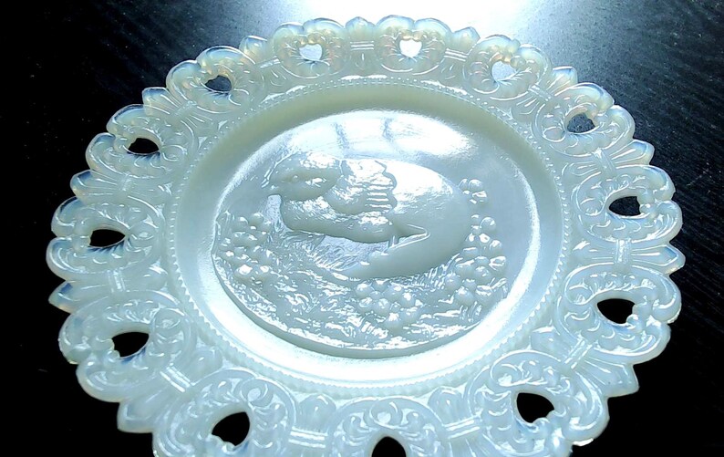 Hatching Chick Opaline Plate. Collectible Milk Glass. Vintage. - Etsy