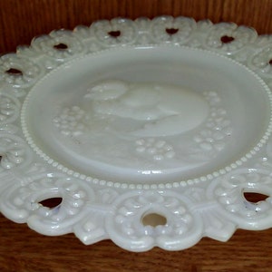 Hatching Chick Opaline Plate. Collectible Milk Glass. Vintage. - Etsy