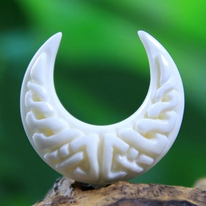 Crescent Moon Cabochon, Hand Carved Bone Celtic Pendant Setting ...